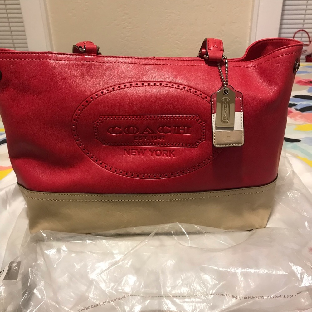 Authentic Coach Signature Collection Shoulder Bag. - Gem